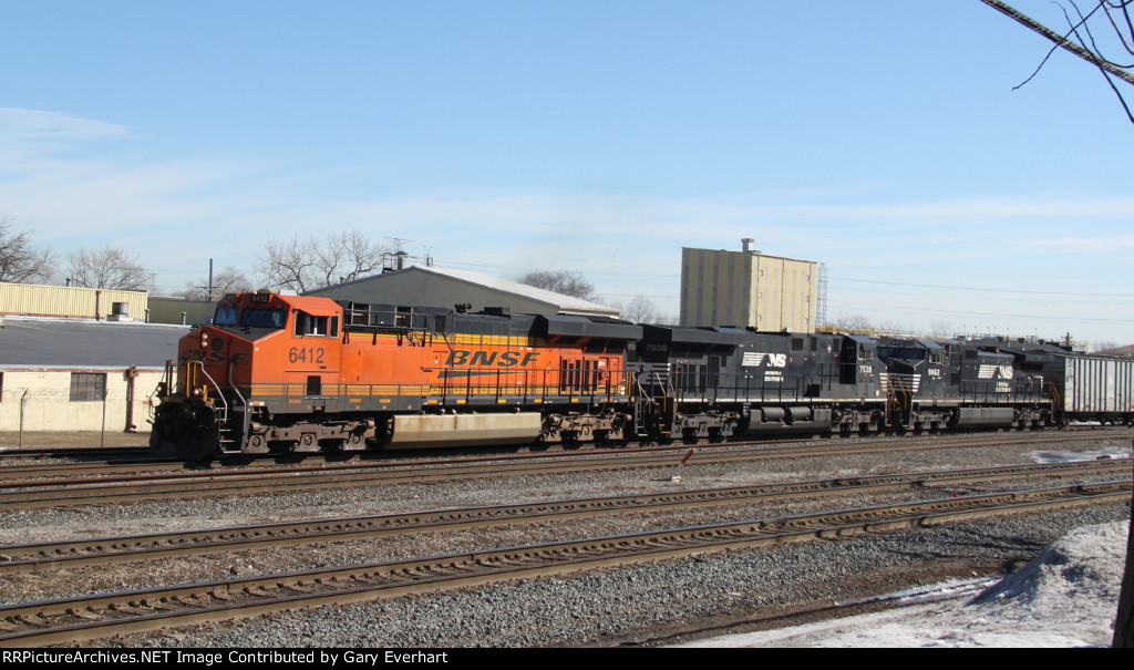 BNSF 6412, NS 7538 & NS 9862